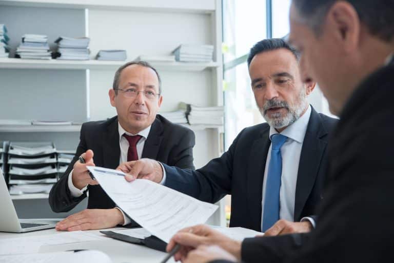 7 Tips To Handle Employees Who Think They Are the Boss