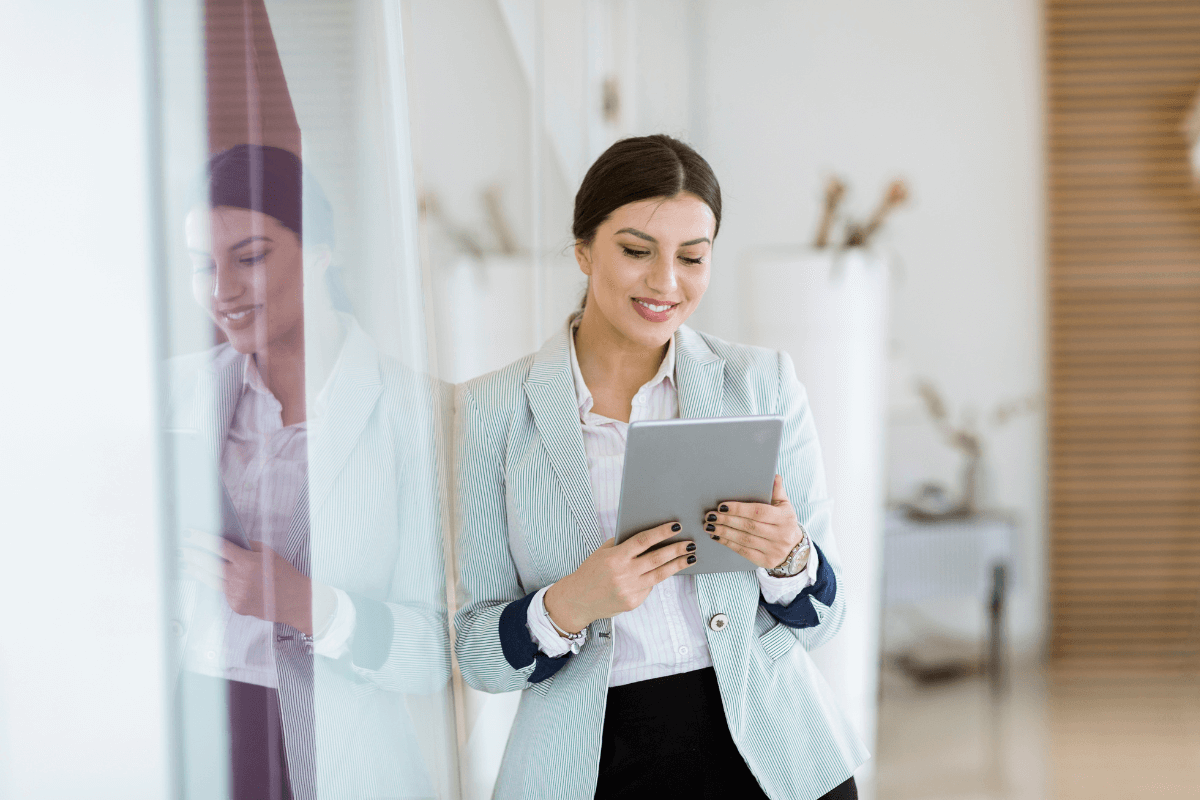 10 Professional Interview Outfits for Women - Styling Each Piece for ...