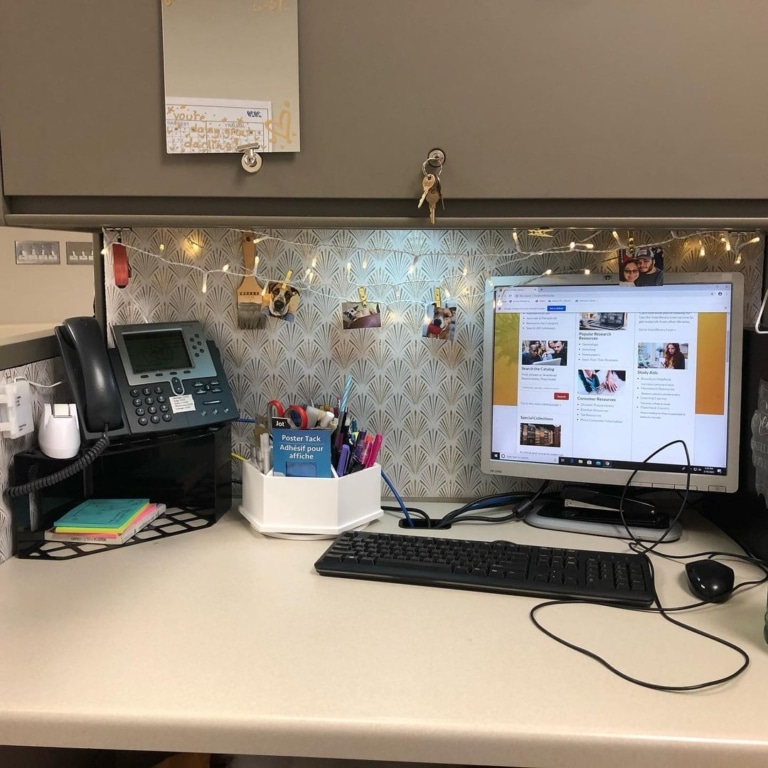 40+ Best Office Cubicle Decoration Ideas To Spice Up Your Workspace