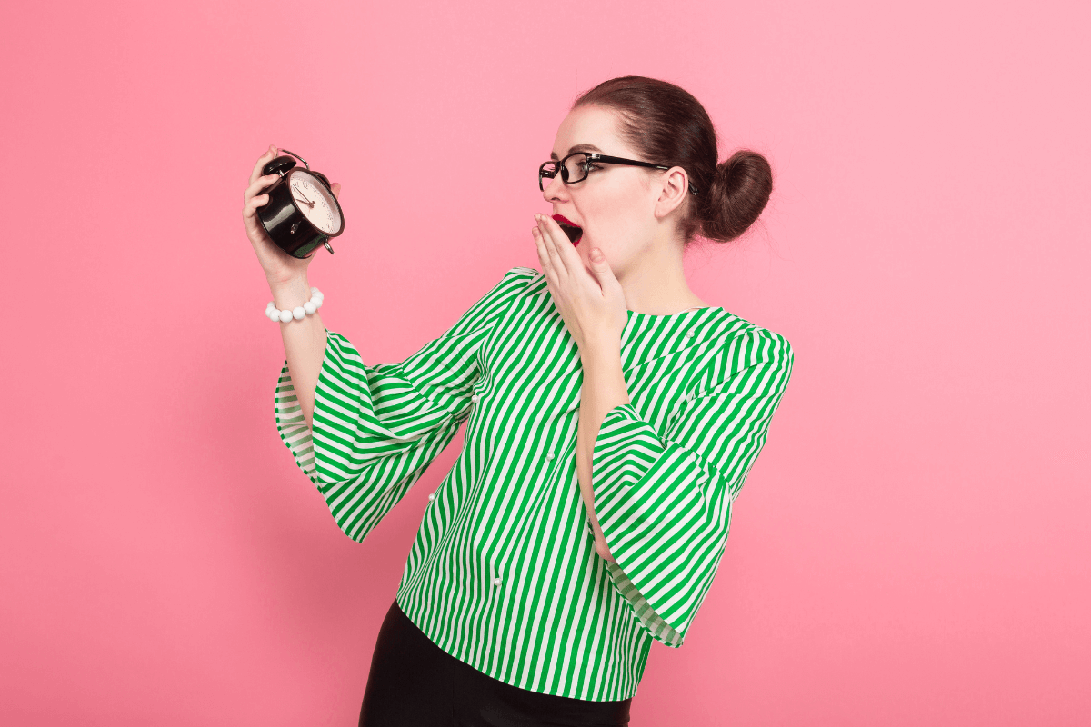 17 Easy Up Hairstyles For Work That Take Less Than 5 Minutes