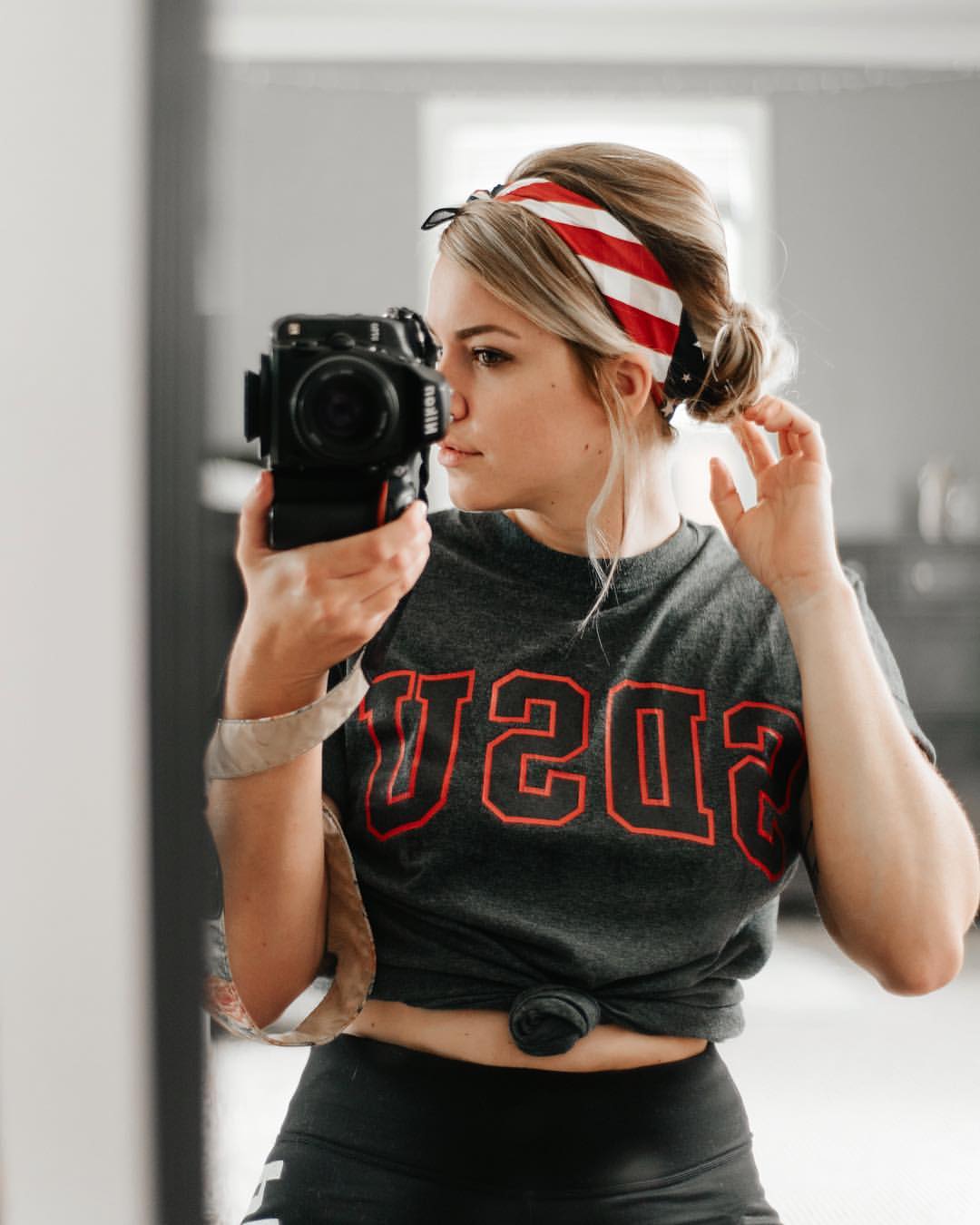 17 Easy Up Hairstyles For Work That Take Less Than 5 Minutes