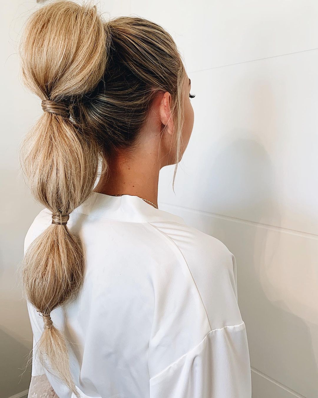 17 Easy Up Hairstyles For Work That Take Less Than 5 Minutes