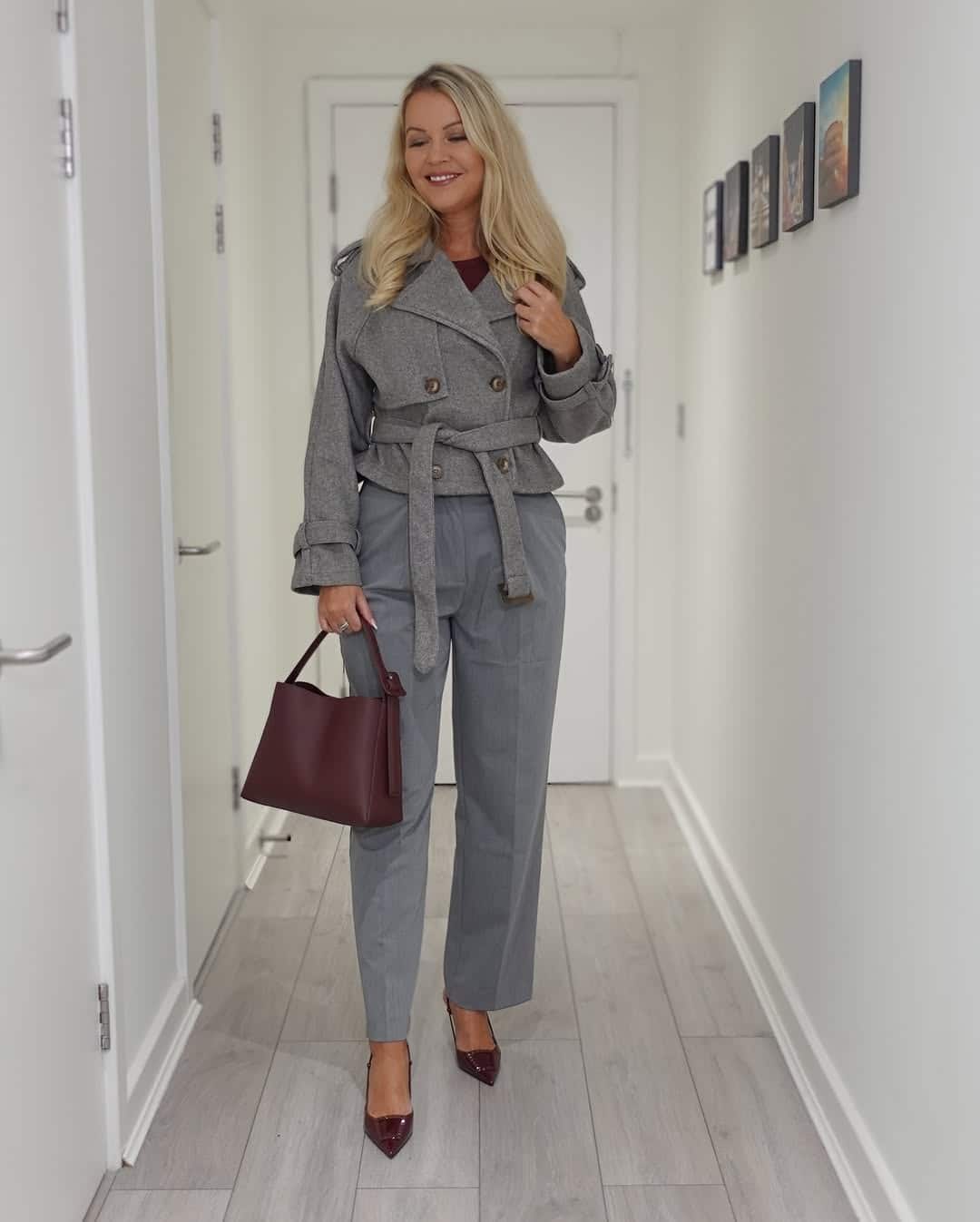 25 Modern & Comfortable Casual Work Outfits for Women Over 50