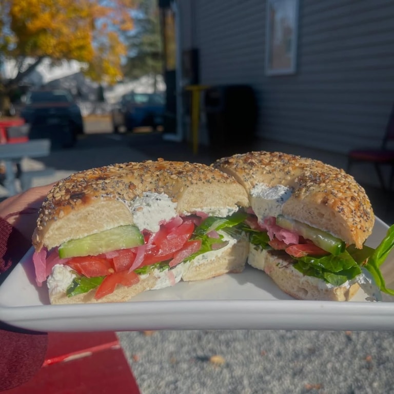 30 Quick & Easy At Work Breakfast Ideas For Busy Professionals