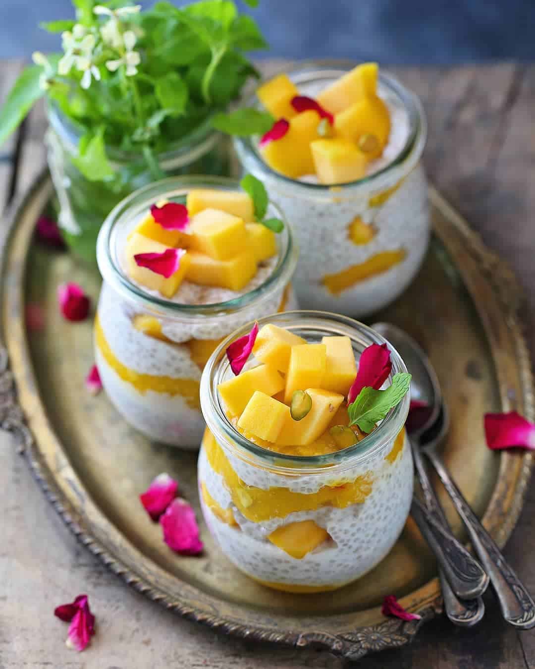 30 Quick & Easy At Work Breakfast Ideas For Busy Professionals