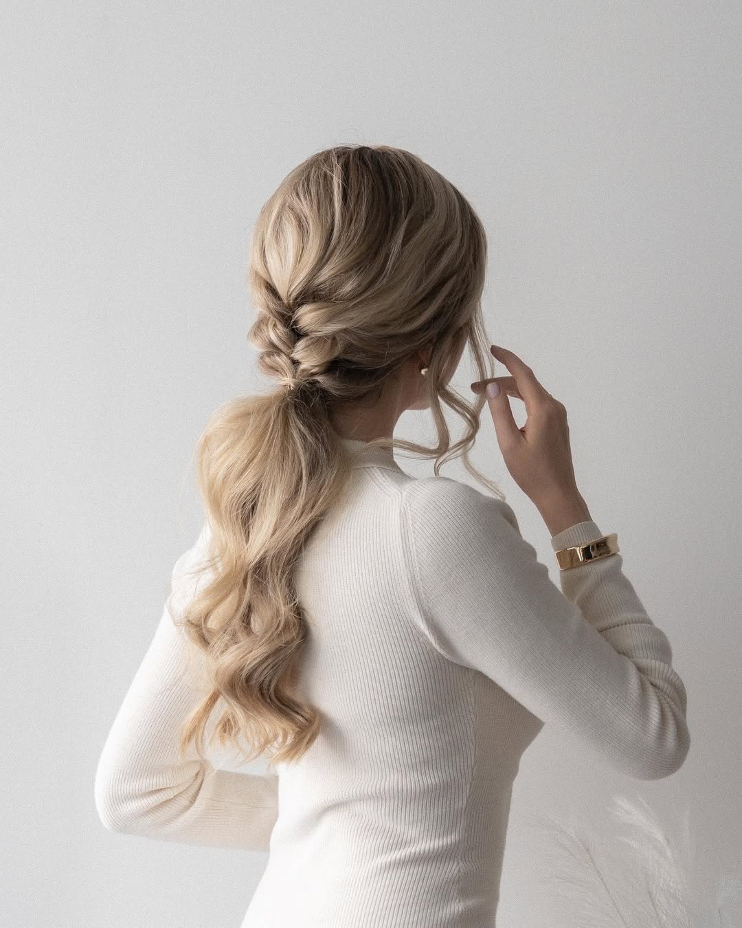 30 Effortless Work Hairstyles for Long Hair to Master in Minutes