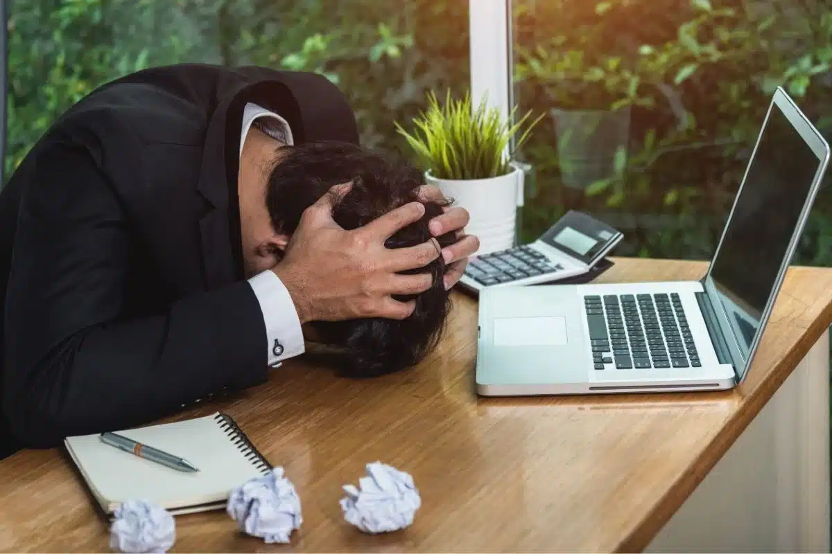 16 Silent Toxic Work Environment Signs You Shouldn't Ignore