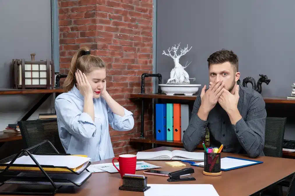 16 Silent Toxic Work Environment Signs You Shouldn't Ignore
